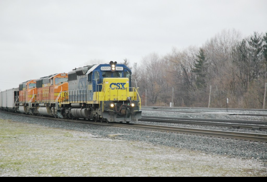 CSX 8885, BNSF 9409 & BNSF 8979, East on CSX